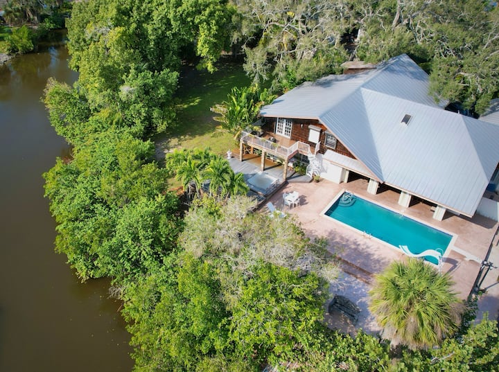 Charming Waterfront Tropical Escape Near Downtown - Naples, FL