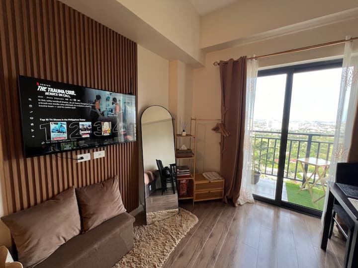 Cozy Condo W/ Balcony Near It + Wifi + Pool + View - Cebu