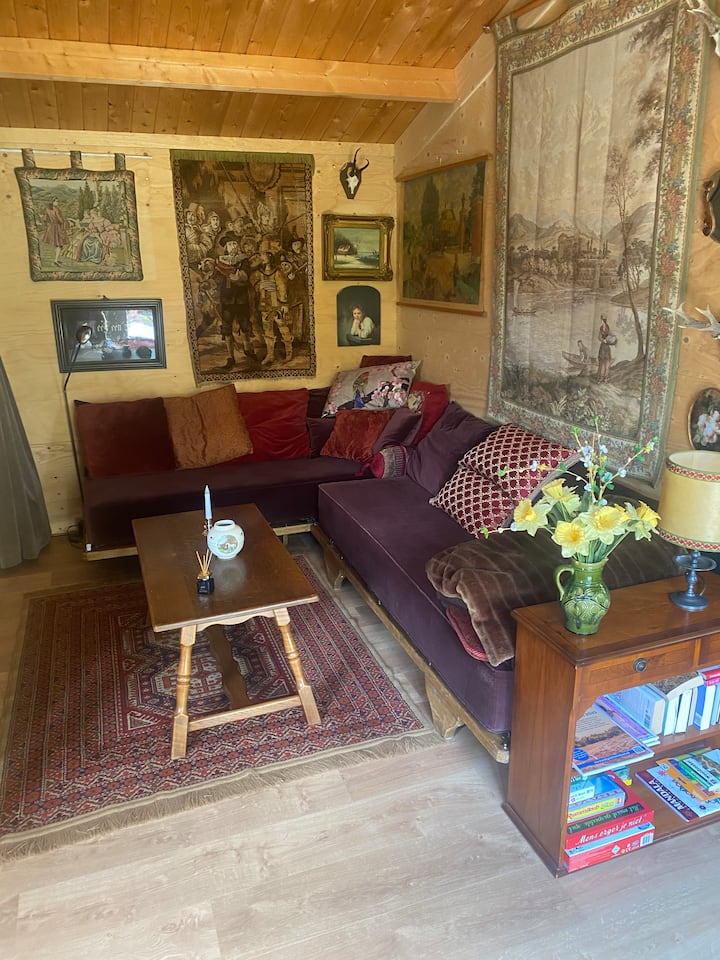 Knus Houten Huisje In Bloementuin Bos En Strand