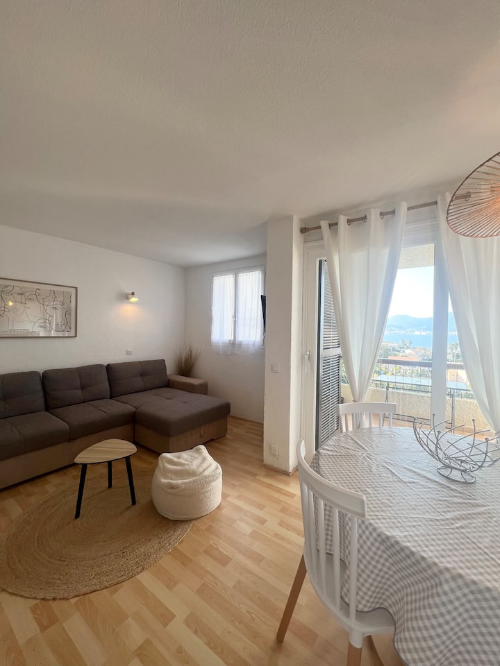 Charmant T2 Vue Mer En Plein Cœur De Porticcio - Porticcio