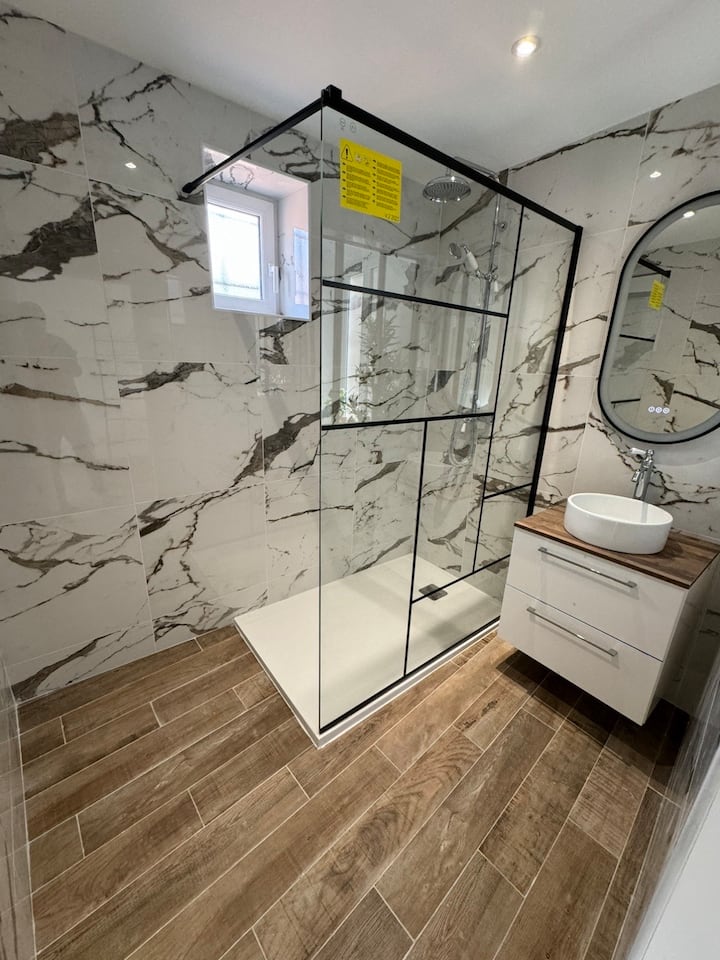 Love Room / Chambres D’hôtes - Septèmes-les-Vallons