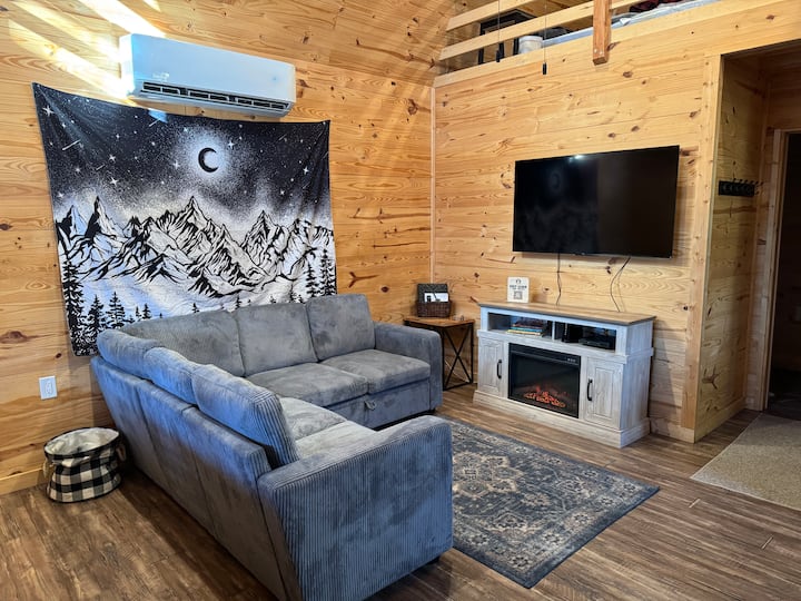 Cozy Cabin Lake Texoma- Firepit, 2 Acres, Hammocks - Texas