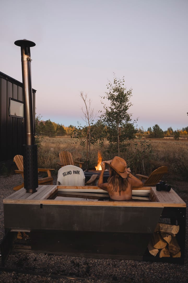 Yellowstone Peaks Hotel•sauna•hot Tub•fishing Pond - Island Park, ID