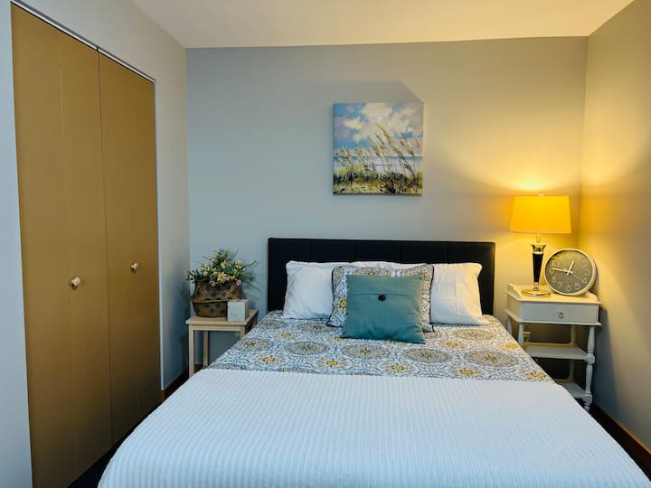 * Welcoming *2 Br/1 Ba Downstairs Suite Near*moa* - Edina, MN