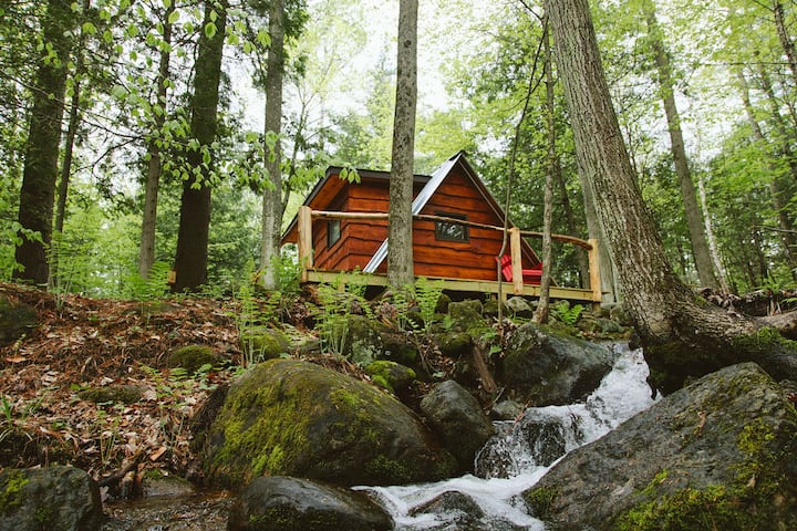 Whiteface Camp
Cozy Woodstove & Private Creek - Wilmington, NY