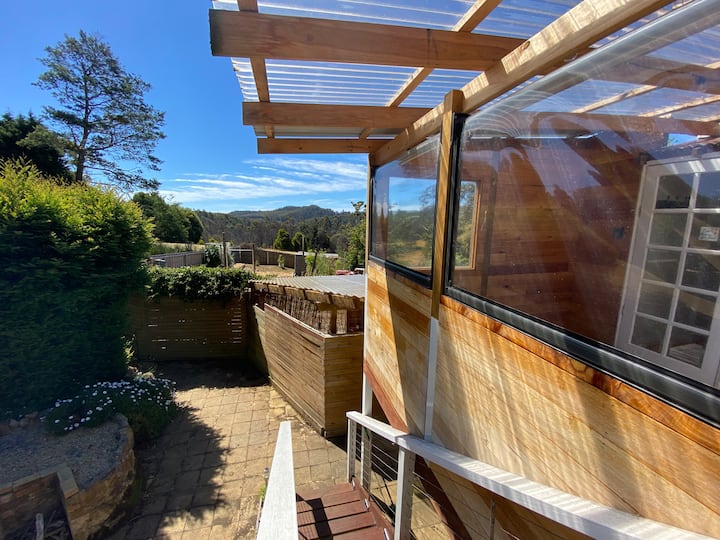 Off-grid Rural Retreat - Tamar Valley