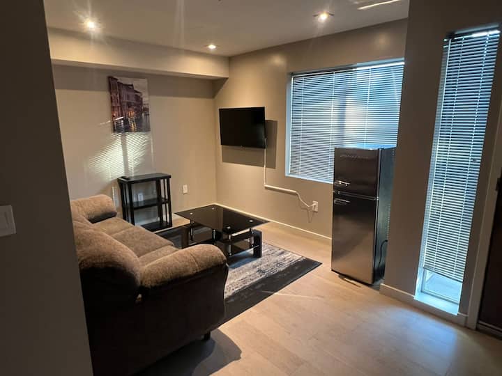 Huge 3 Bedrooms House In Downey - Downey