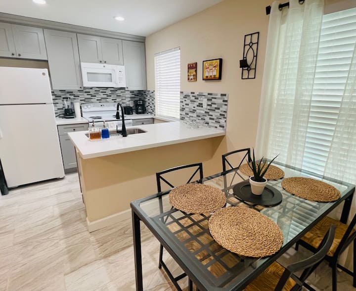 Breeze Housing Company - Aéroport George-Bush de Houston (IAH)