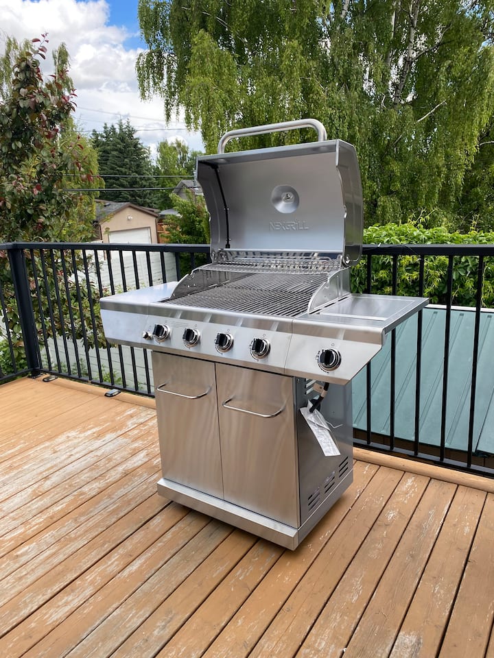 Stampede City Serenity 7br/5bth - Alberta