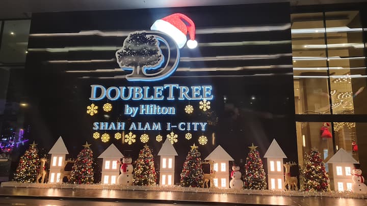 I-city Suite Theme Park View, Corner Unit, Carpark - Shah Alam