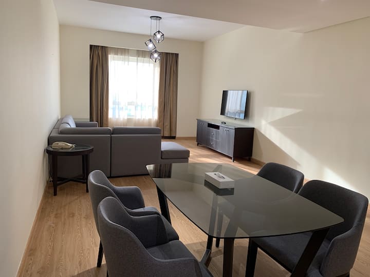 Spacious 2 Bedrooms + Big Hall Perfect For Family - Sharjah