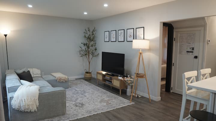 Wpg Cozy 2 Bed 1 Bath Home - By Mcphillips St - Manitoba