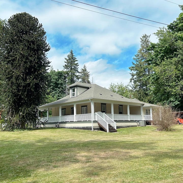 Retreat To Coho River Lodge - On The Chemainus. - Vancouver Island