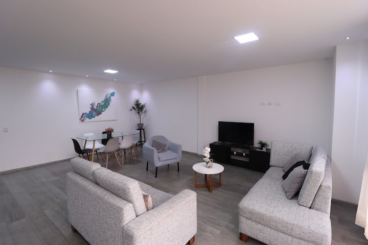 U2 Lujoso Apartamento De 3 Cuartos, 1 Baño - Cuenca