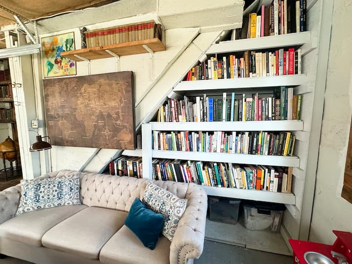Carriage House Studio/book Nook - Syracuse, NY