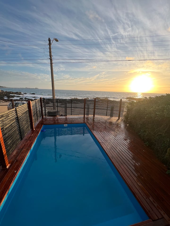 Hermosa Casa Frente Al Mar Familiar 4d-3b +Piscina - El Quisco