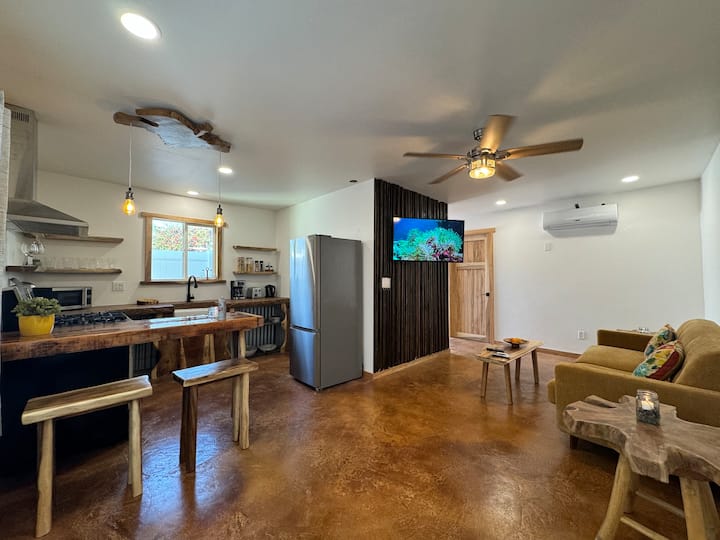 Brand New Guesthouse In Ontraro-queen Size Bedroom - Ontario, CA