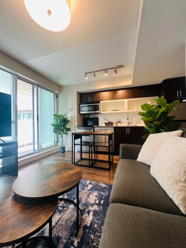 Prime Liberty Village Stay • Steps To Bmo Field - Ontario Place