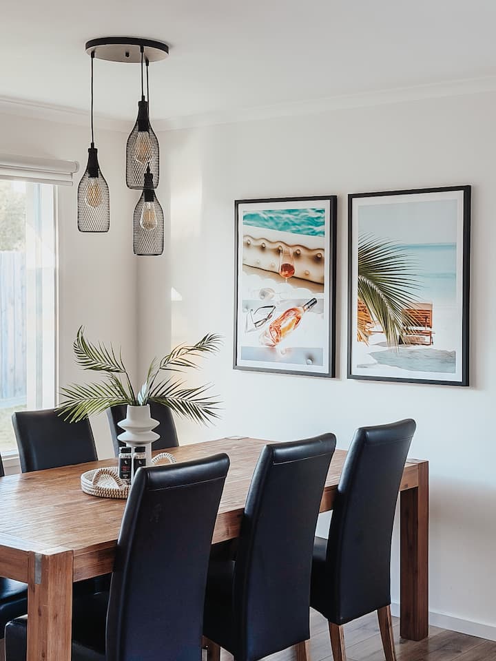 Stylish & Cosy Coastal Haven - Melbourne