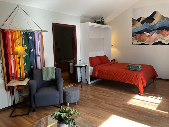 Private Mountain View Basecamp - Longmont, CO