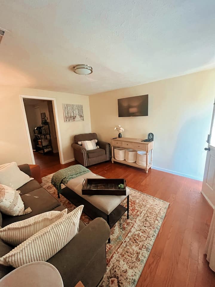 Evergreen Cottage - Starkville, MS