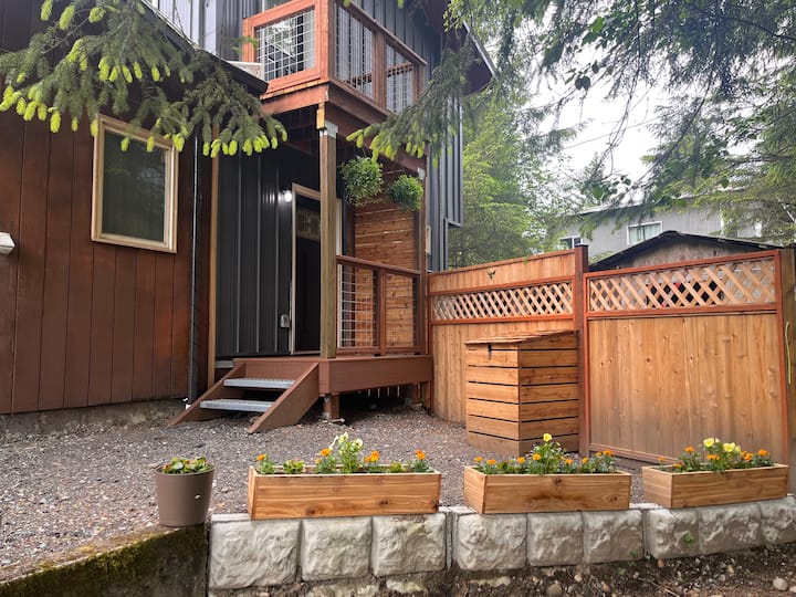 The Honeycomb Home - Juneau, AK