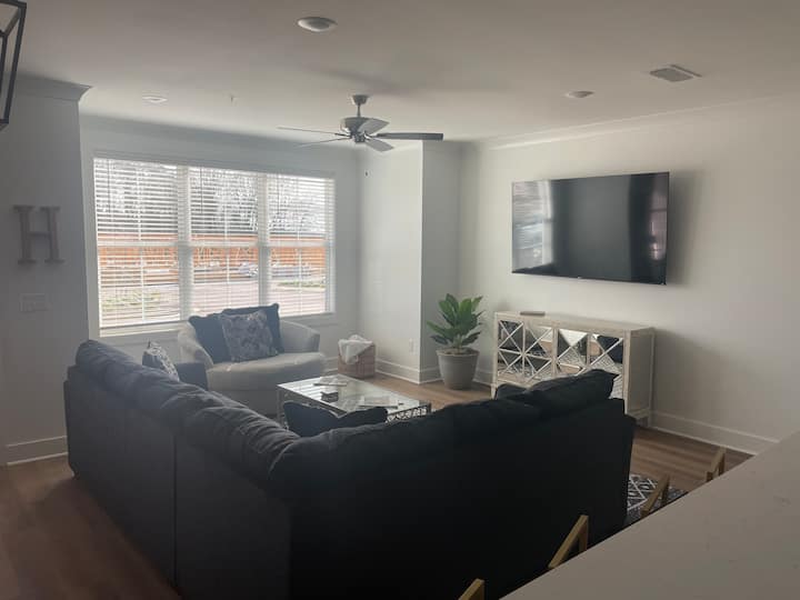 Qb Club - Starkville, MS