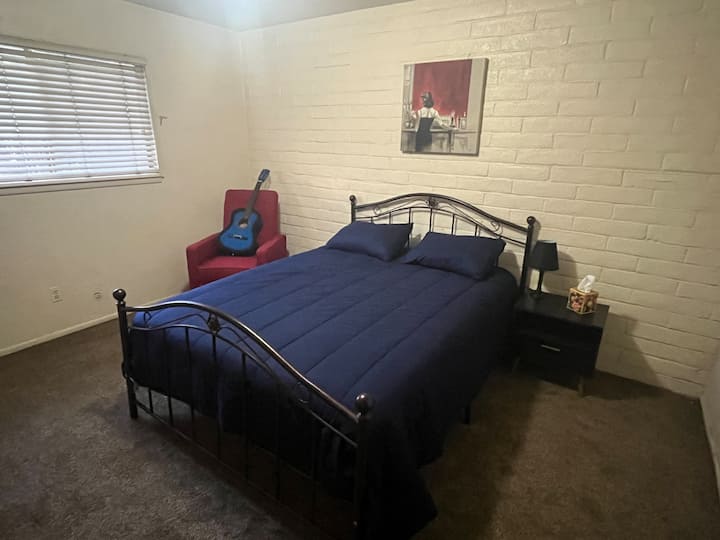 Large Apartment & Great Location - 阿爾伯克基