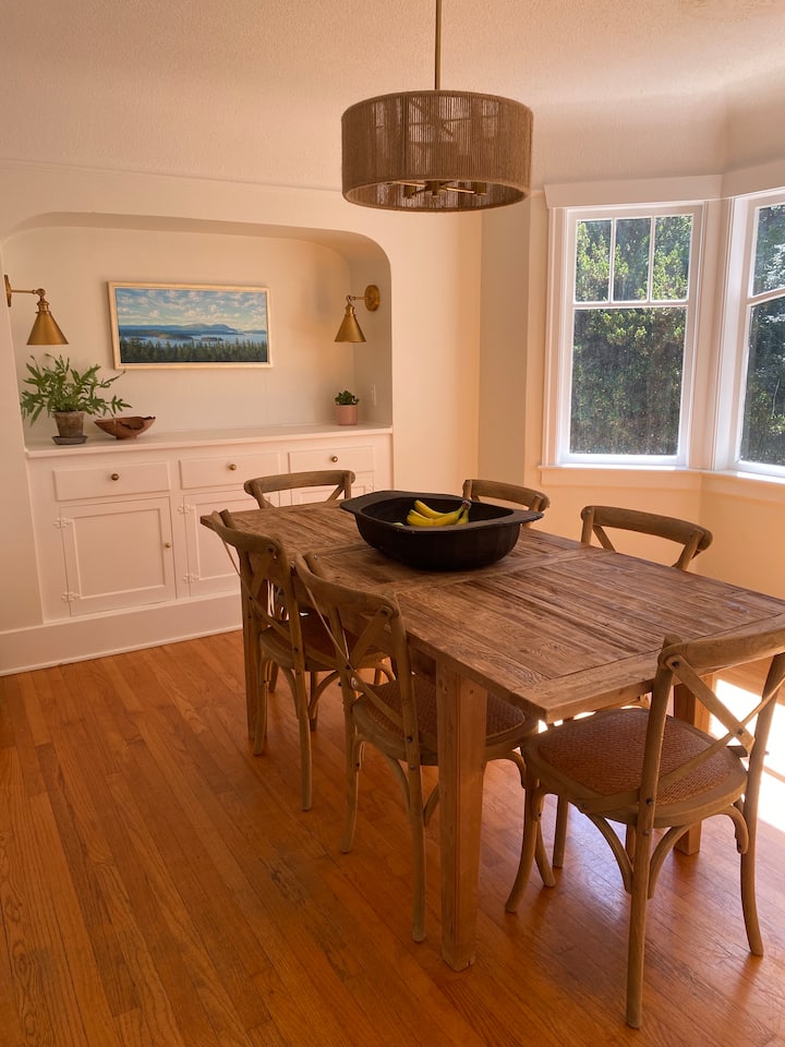 Charming Oak Bay Home - 維多利亞