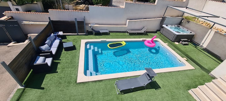 Maison Complète Sur 2 Niveaux. - Martigues