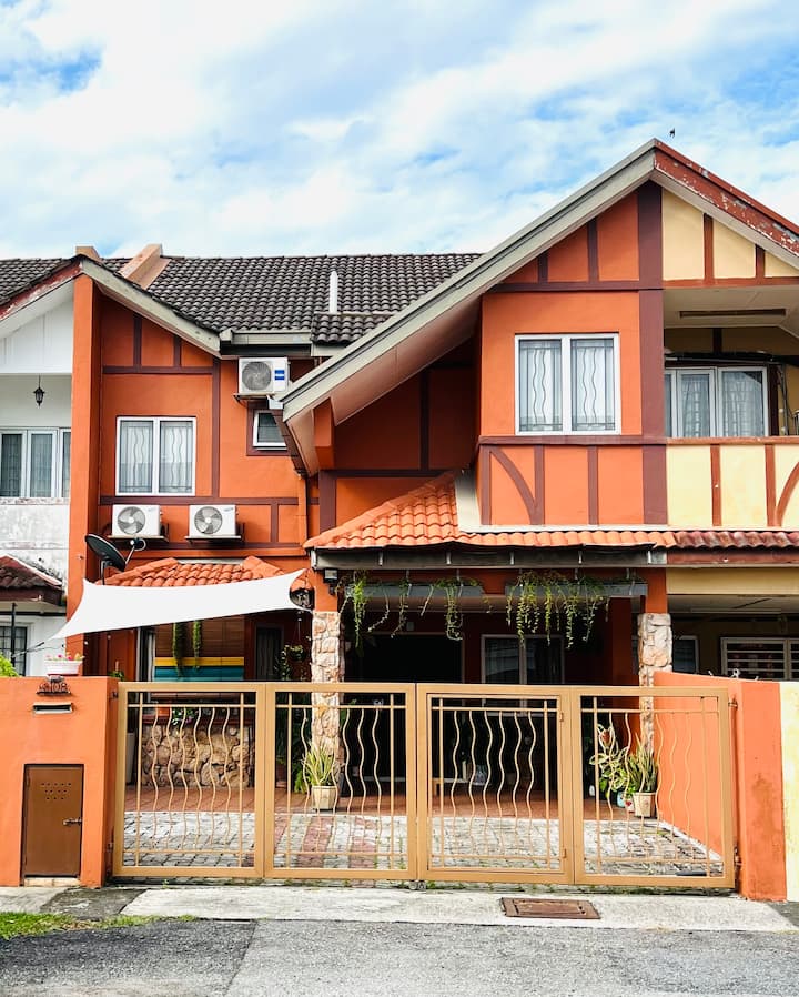 My Garden House @Usj12 (4 Bedrooms, 3 Parking Lot) - Subang Jaya