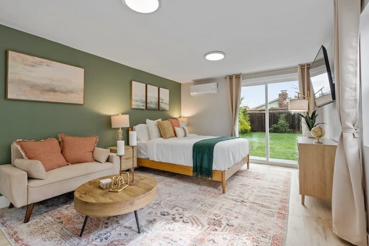 Santana Row! Desirable Location! Safe Quiet Home! - San Jose, CA