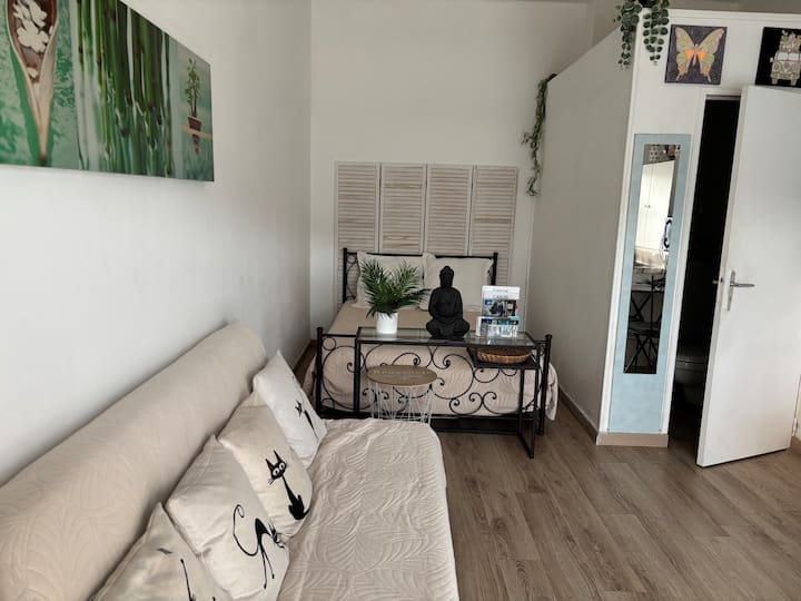 Studio à Carnoux A 8km De Cassis, Avec Exterieur - Aubagne