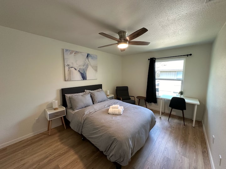 Newly Remodeled Private Home In South Austin - Austin, TX