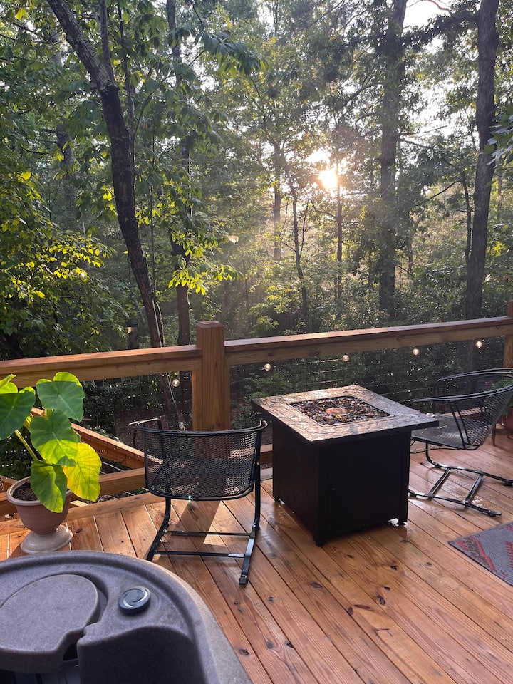 The Little Cabin Near Lake James - Morganton, NC
