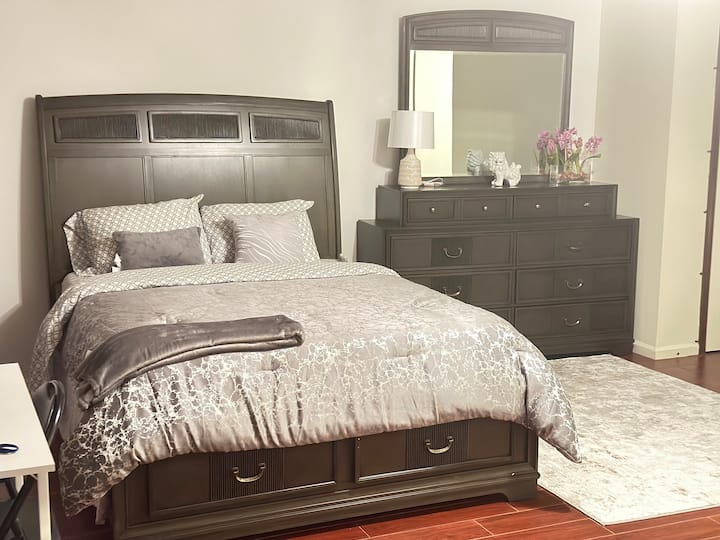 Lovely Home. Separate Bathroom, And Entrance. - Suffolk, VA