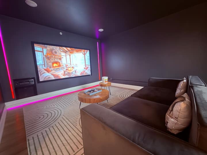 Pool~tv Lift Bed~cinema +Switch +Extras - Lynchburg, VA