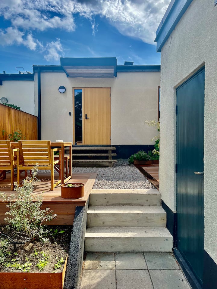 Radhus I Hjärtat Av Saltsjöbaden - Saltsjöbaden