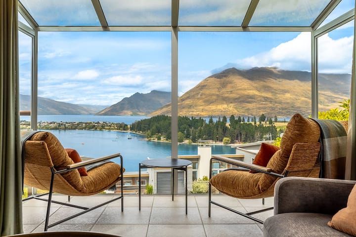 Amazing Lake & Mountain Views From Cozy 2-bedroom! - Queenstown