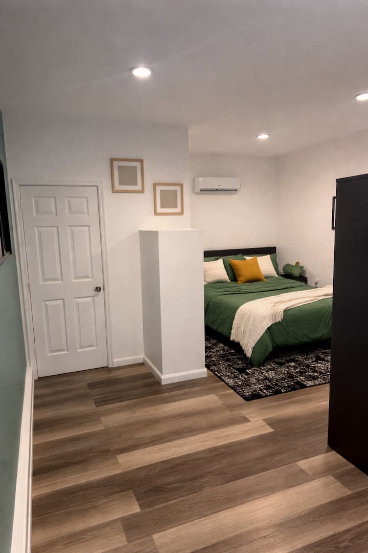 Renovated Private Studio With Gated Parking (2) - New Haven, CT