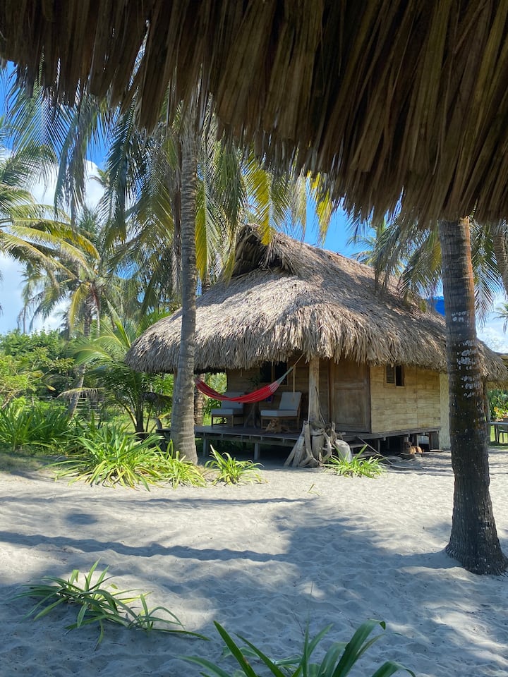 Cabaña Frente Al Mar, Naturaleza Y Playa Infinita - Colombia