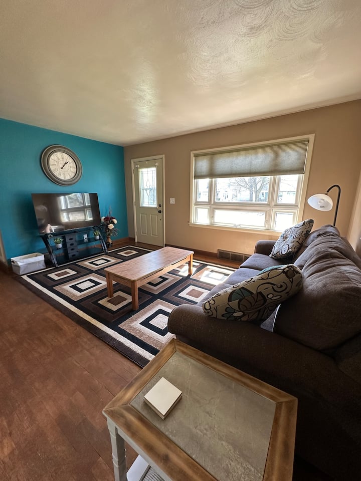 Peaceful & Centrally Located Kalamazoo Home - Kalamazoo, MI