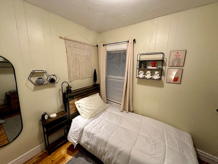 Cozy Trendy Downtown Apartment - Worcester, MA