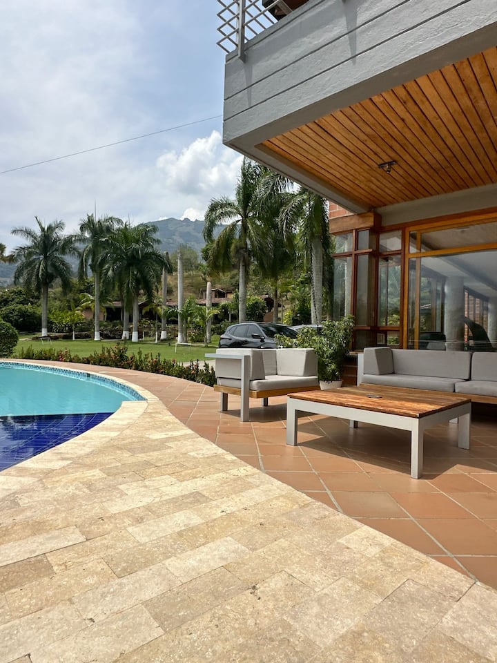 Copacabana Limonar Castillo - Copacabana