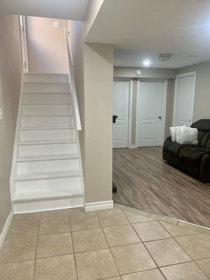 1 Cozy Room In Basement (Room #2) - Guelph