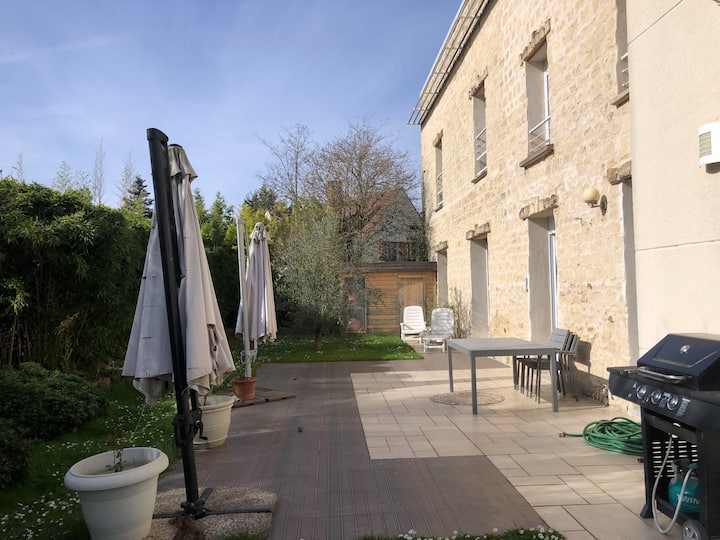 Maison 250 M² Hab. Sur 800 M² - Chatou