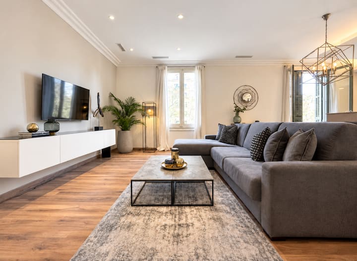 Elegance & Modernity On Diagonal 5p - Barselona