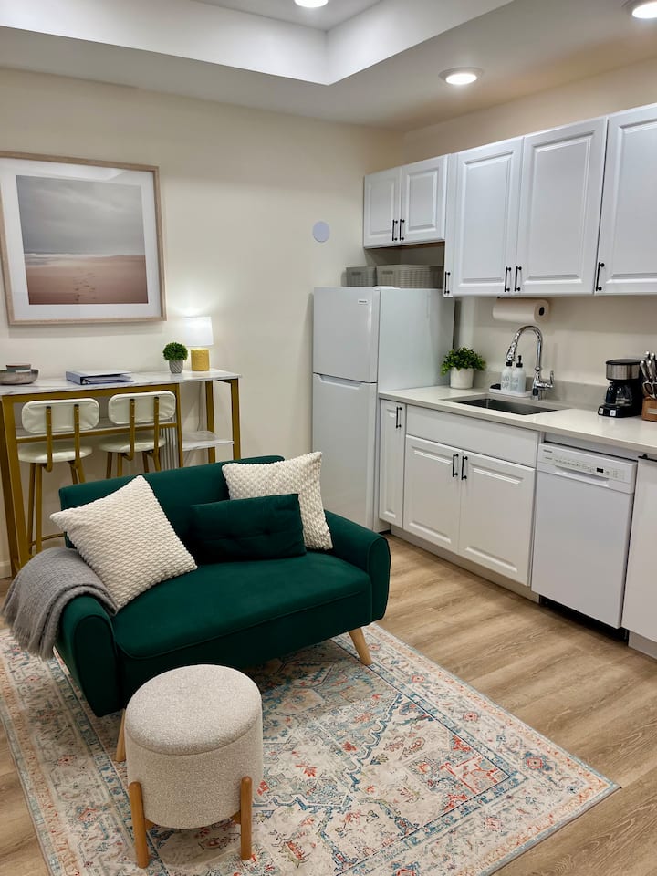 Cozy Guesthouse In Midtown Savannah - Savannah, GA