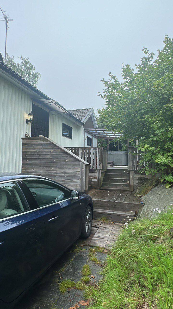 Mysig Källarvåning Med Utegård,free Parkering - Kungälv