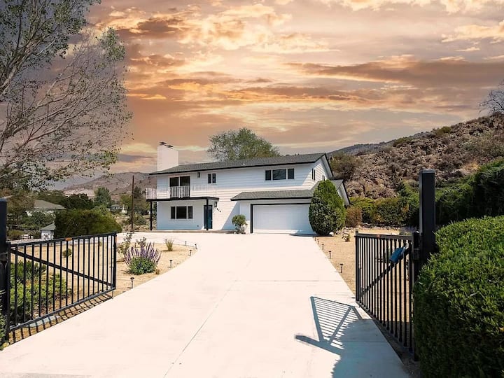 Reno Home With Gorgeous Views - Reno, NV